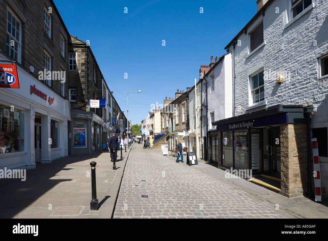 Shops in Town Centre, Skipton, Yorkshire Dales National Park, North ...