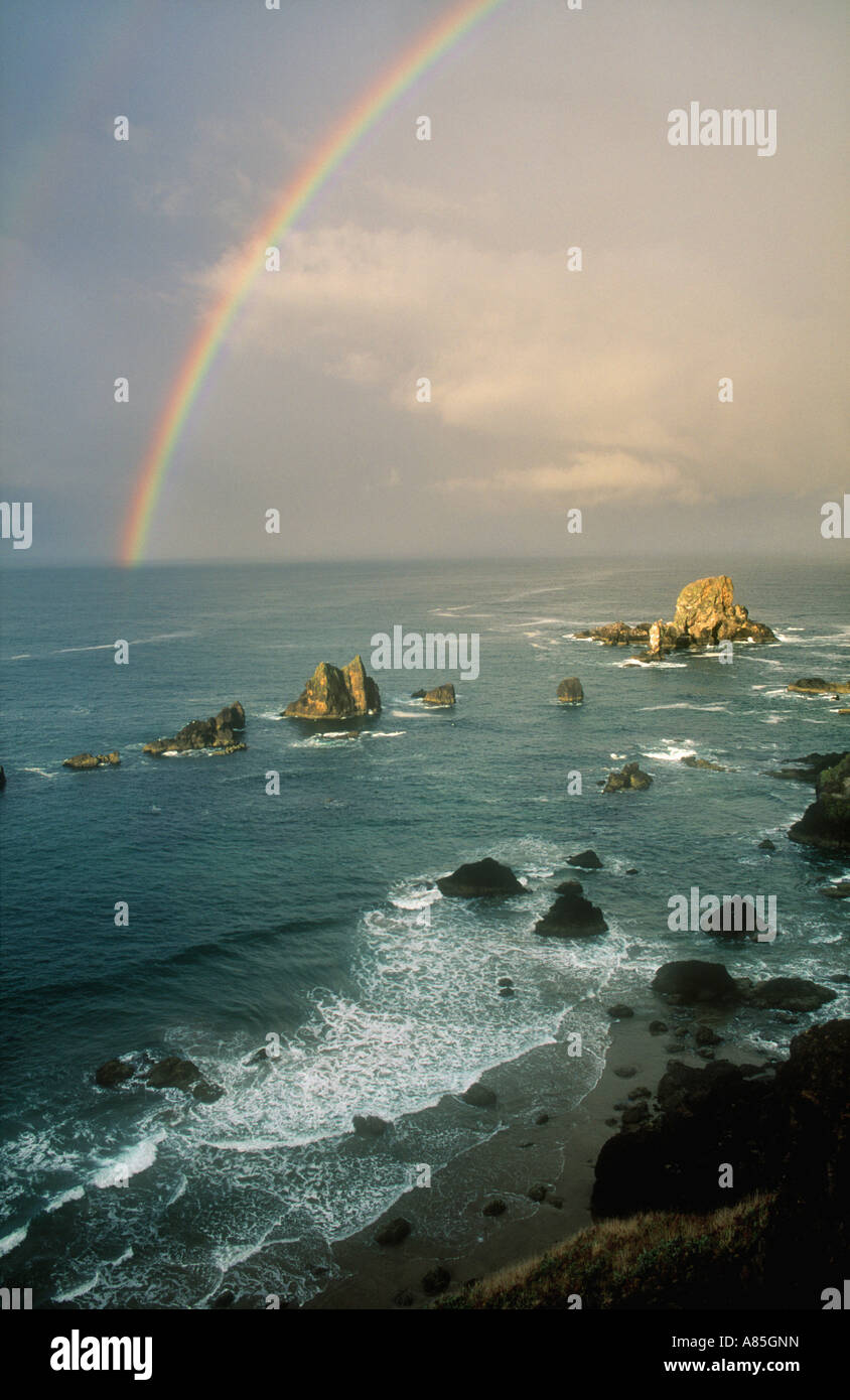 Rainbow rock in oregon hi-res stock photography and images - Alamy