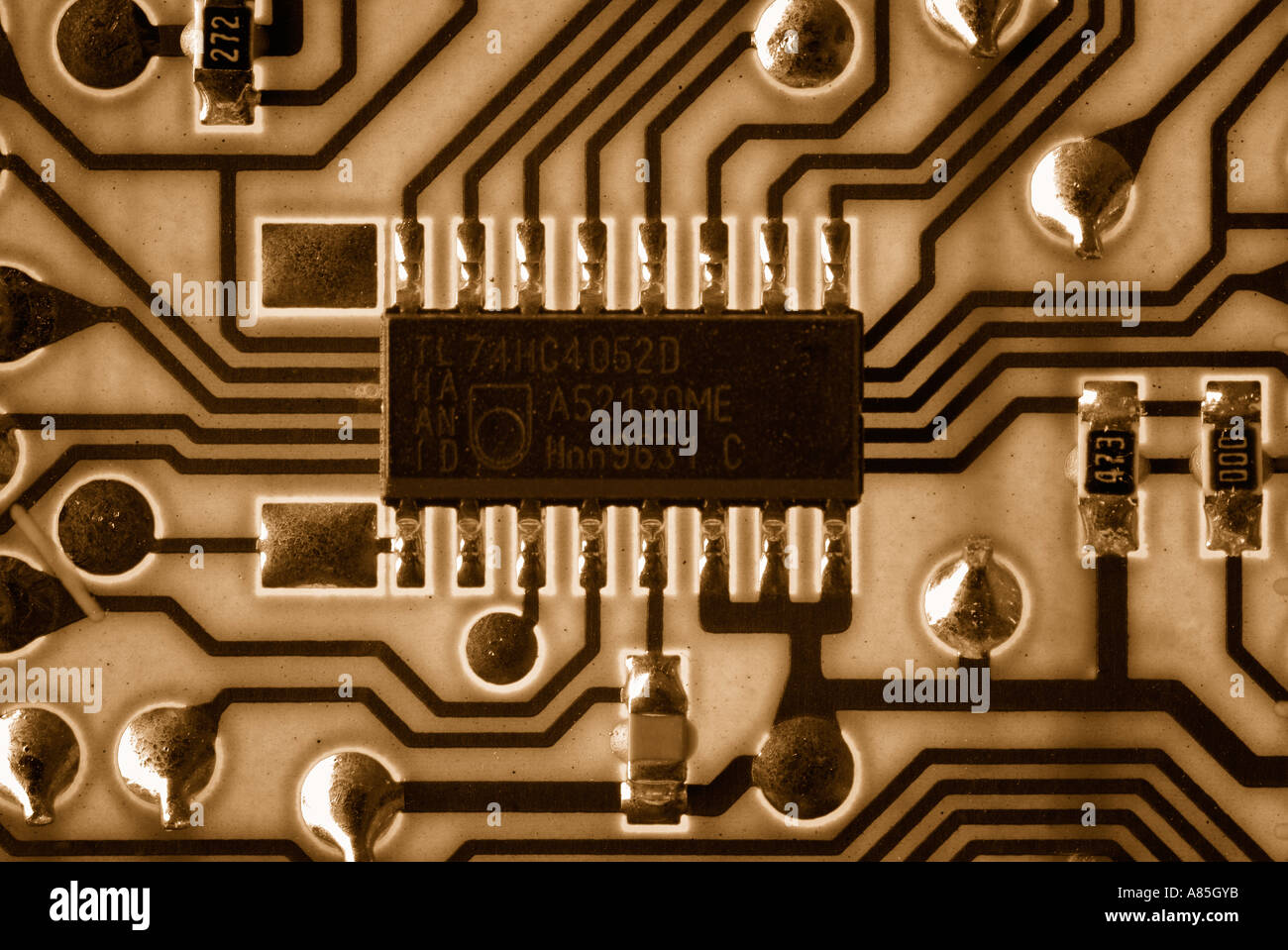 Complex circuit and components hi-res stock photography and images - Alamy