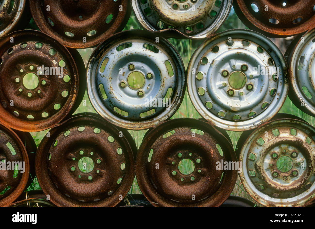 RIMS CAR WHEELS BACKGROUND Stock Photo - Alamy