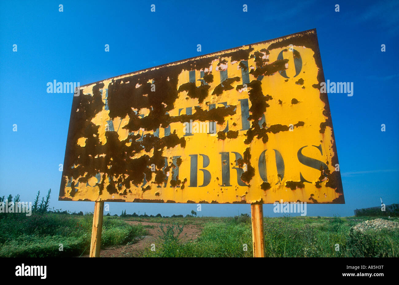 TRAFFIC SIGN DAMAGED Stock Photo - Alamy