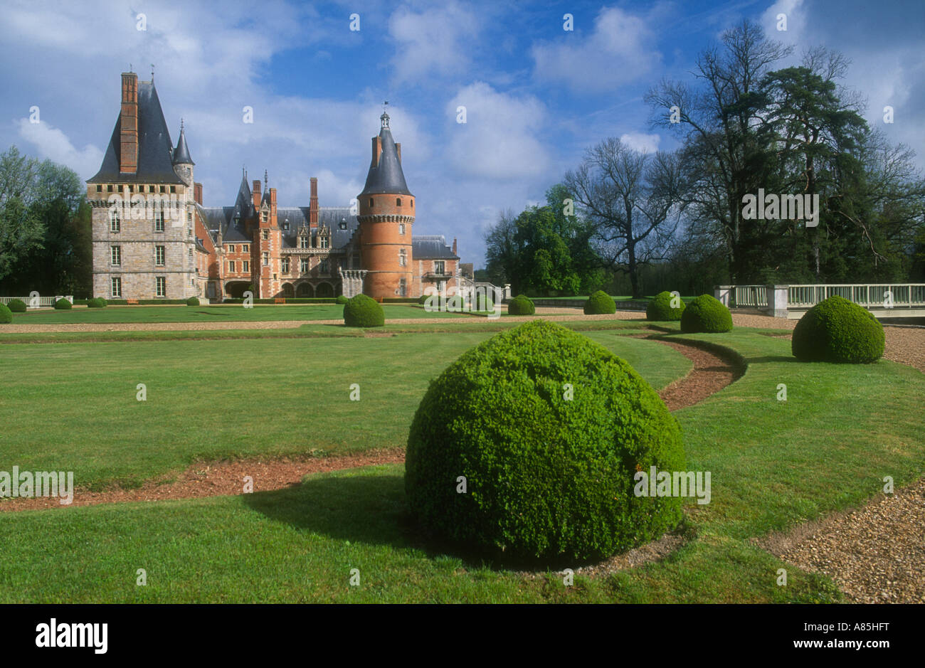 CHATEAU MAINTENON CASTLE LOIRE VALLEY FRANCE Stock Photo - Alamy