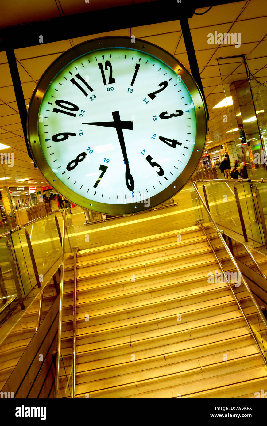 9 clock hi-res stock photography and images - Alamy