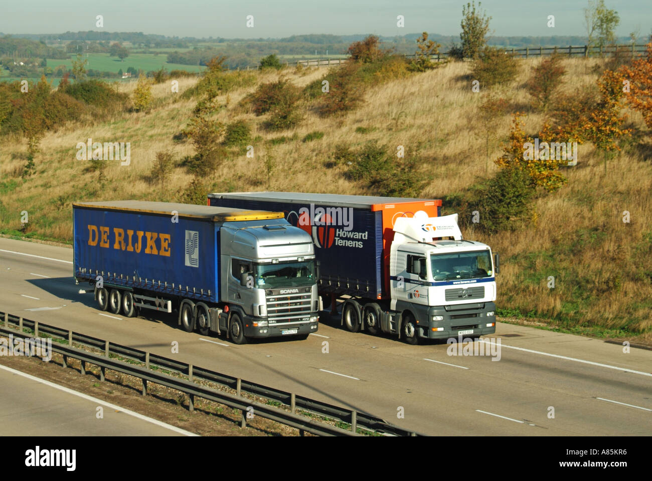 Lorries Overtaking Stock Photos & Lorries Overtaking Stock Images - Alamy