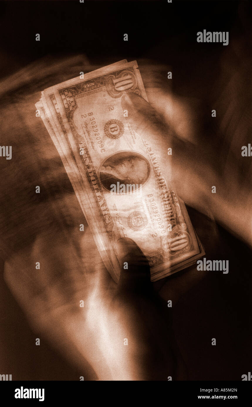 HANDS COUNTING DOLLAR BANKNOTES MONEY Stock Photo - Alamy