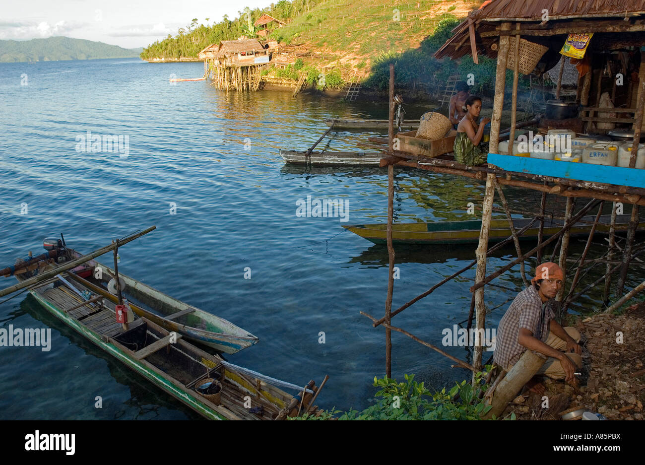 Butonese fishermen in Kabui Bay and temporary fishing village they set ...