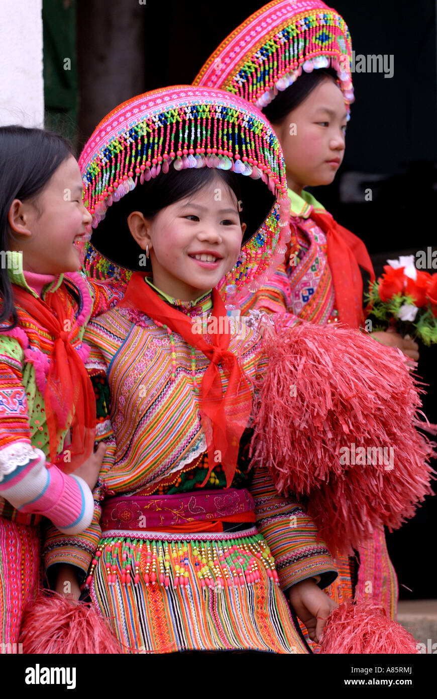 little flower hmong girls Stock Photo - Alamy