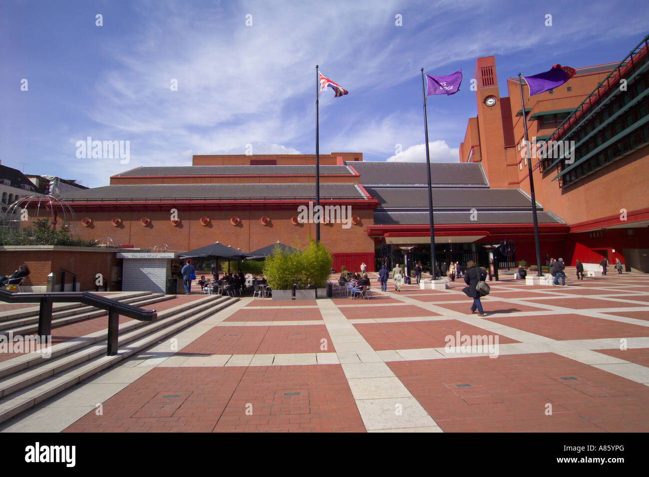 British Library courtyard Stock Photo - Alamy