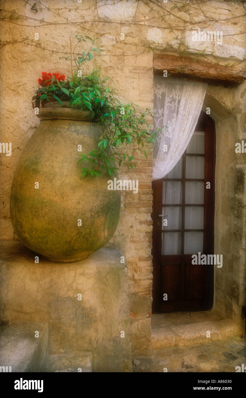 Traditional old french house hi-res stock photography and images - Alamy