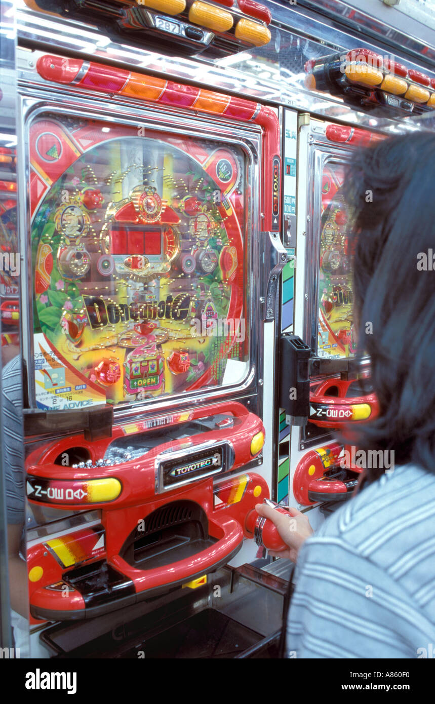 Playing pinball machine hi-res stock photography and images - Alamy