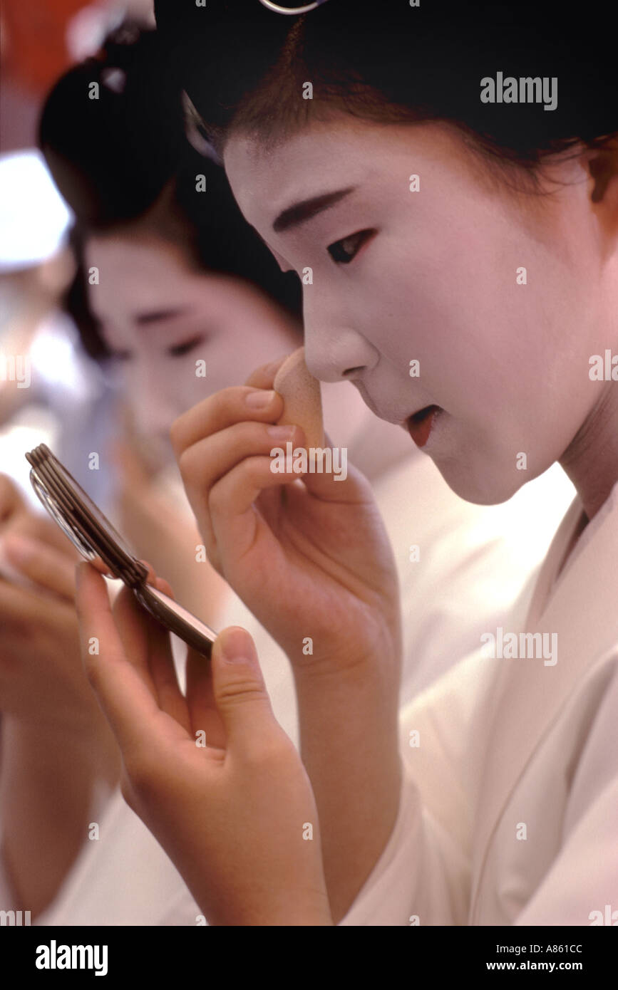 Powdering their nose hi-res stock photography and images - Alamy