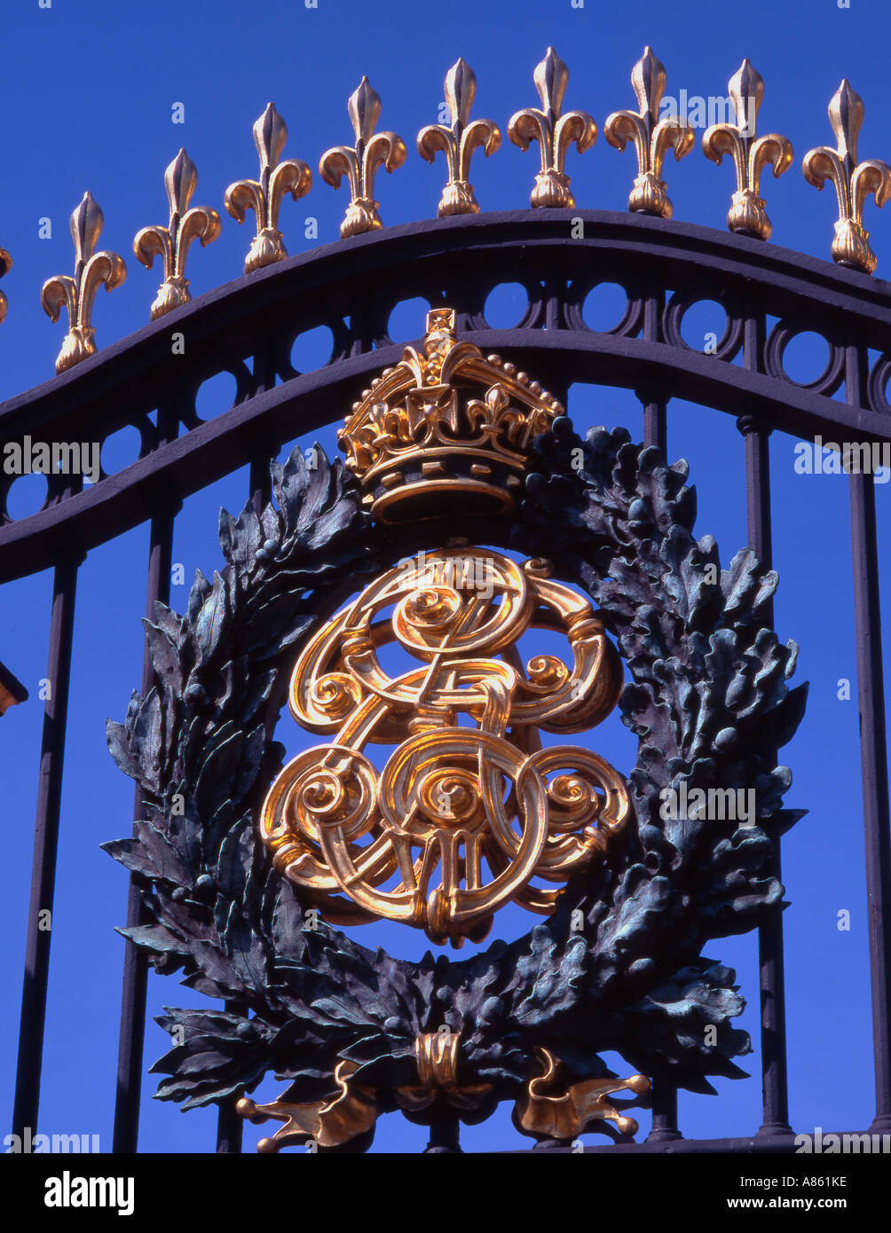 Gate britain hi-res stock photography and images - Alamy
