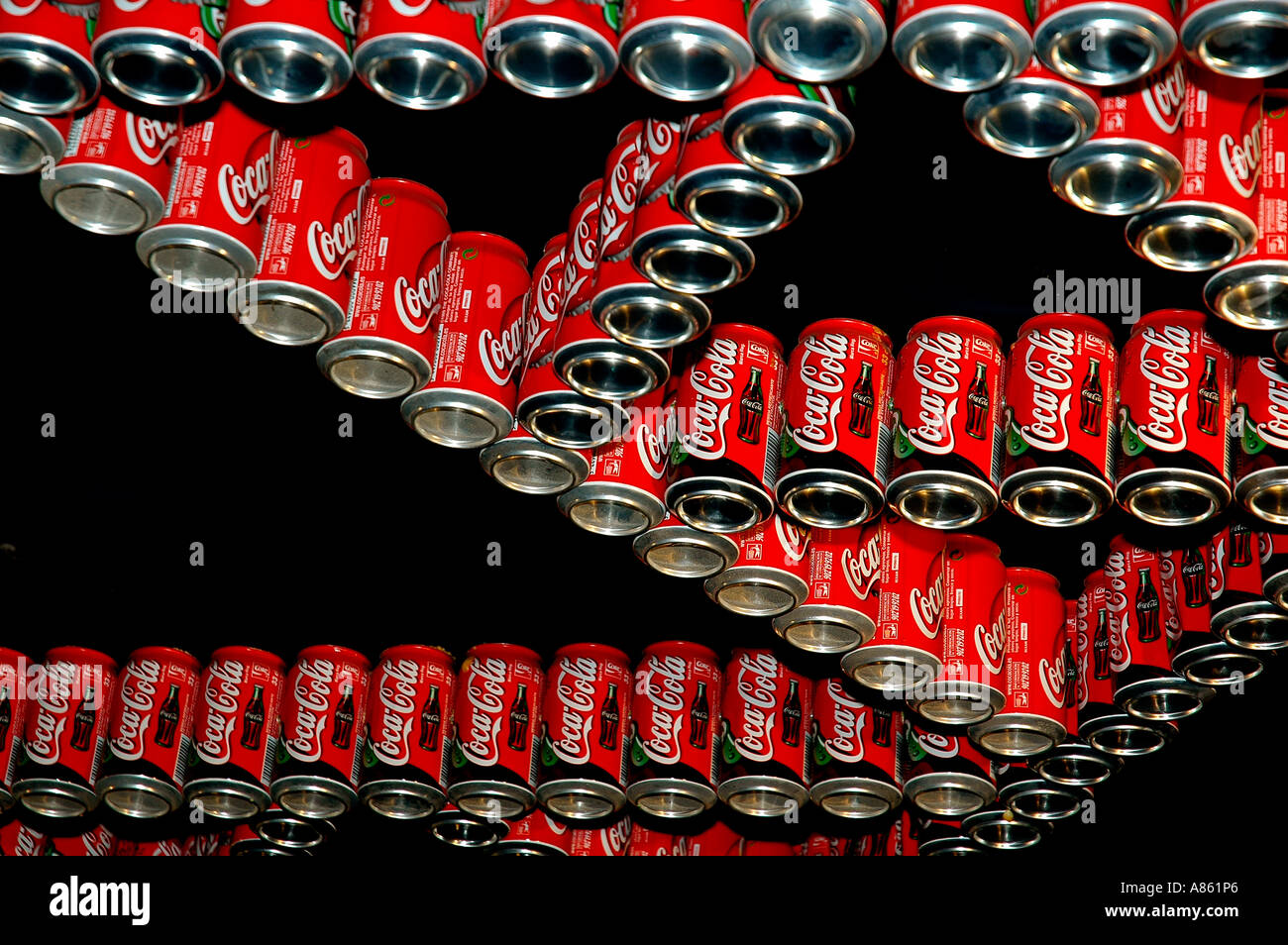 Row coca cola cans hi-res stock photography and images - Alamy