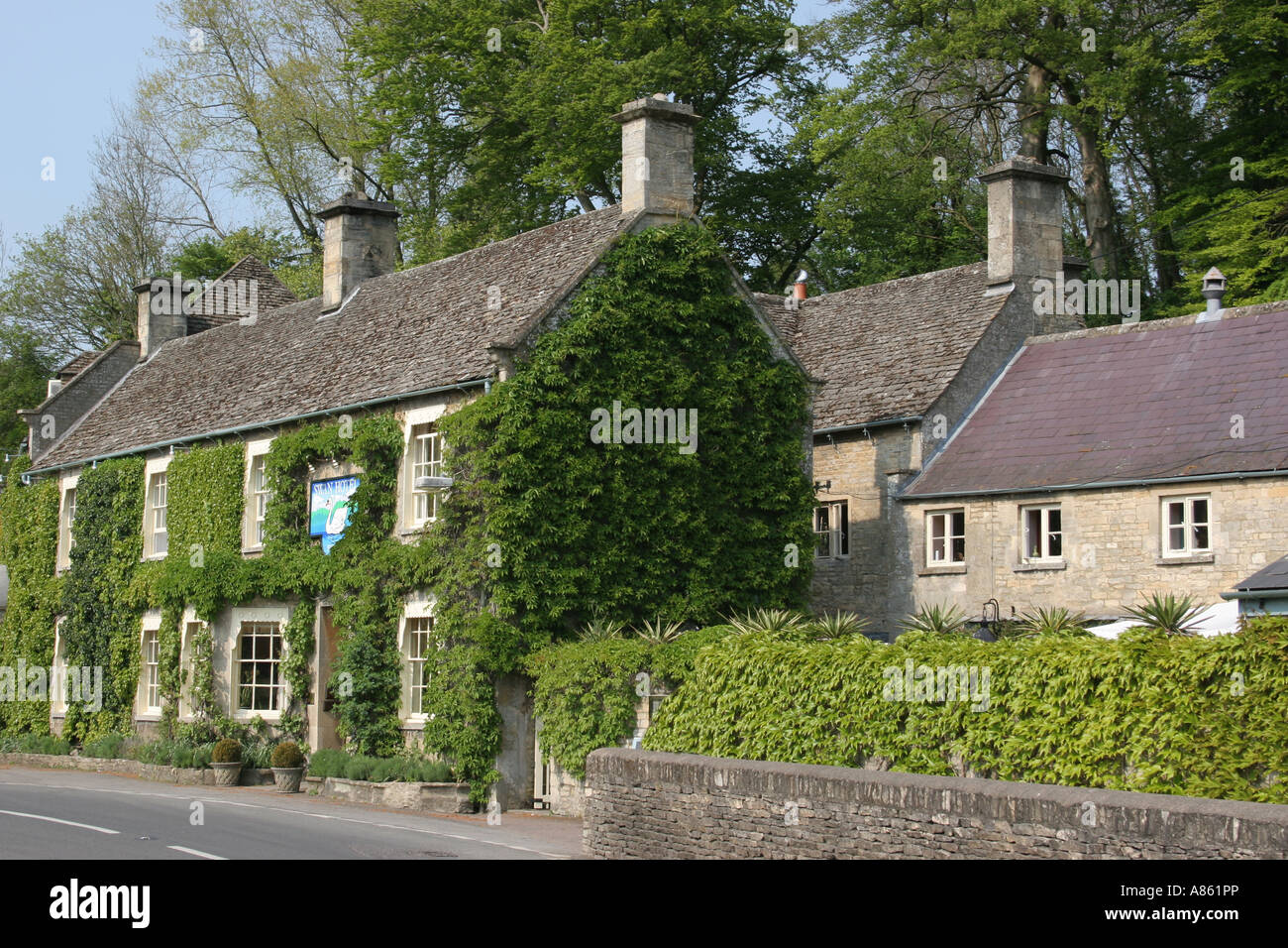 Swan Inn High Resolution Stock Photography and Images - Alamy