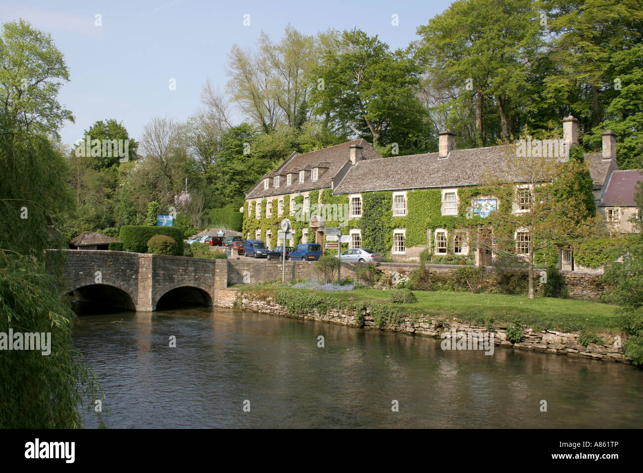Swan Inn High Resolution Stock Photography and Images - Alamy
