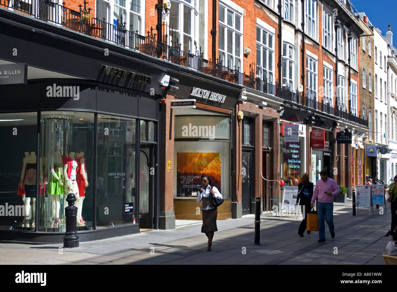 Shop fronts london hi-res stock photography and images - Alamy