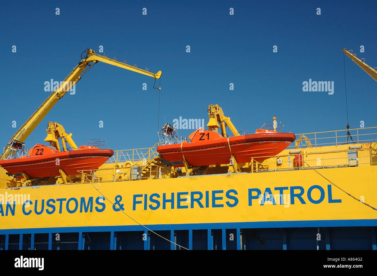 Immigration ships hi-res stock photography and images - Alamy