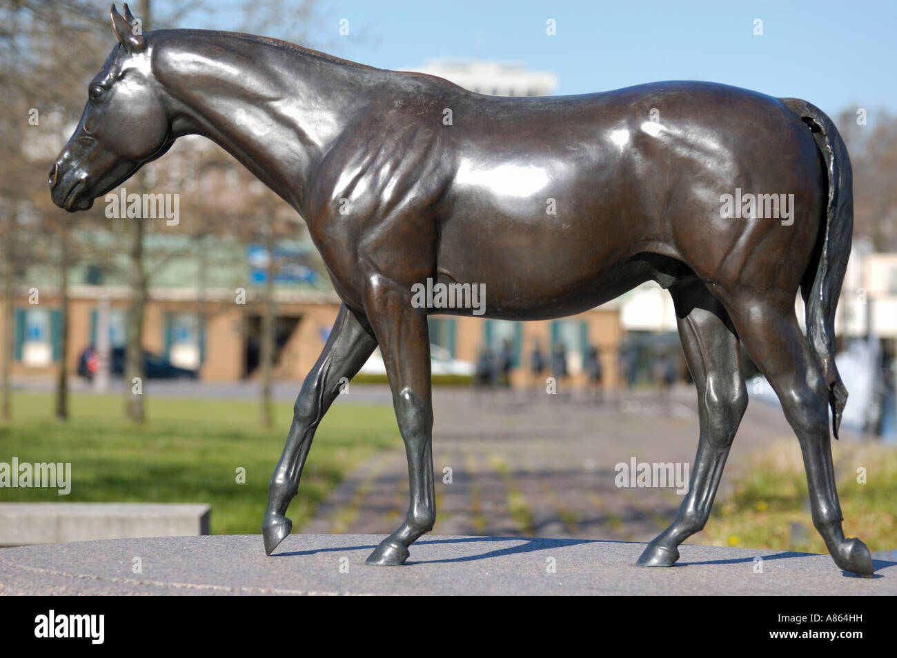 Horse sculpture of the champion thoroughbred race horse named Lexington ...