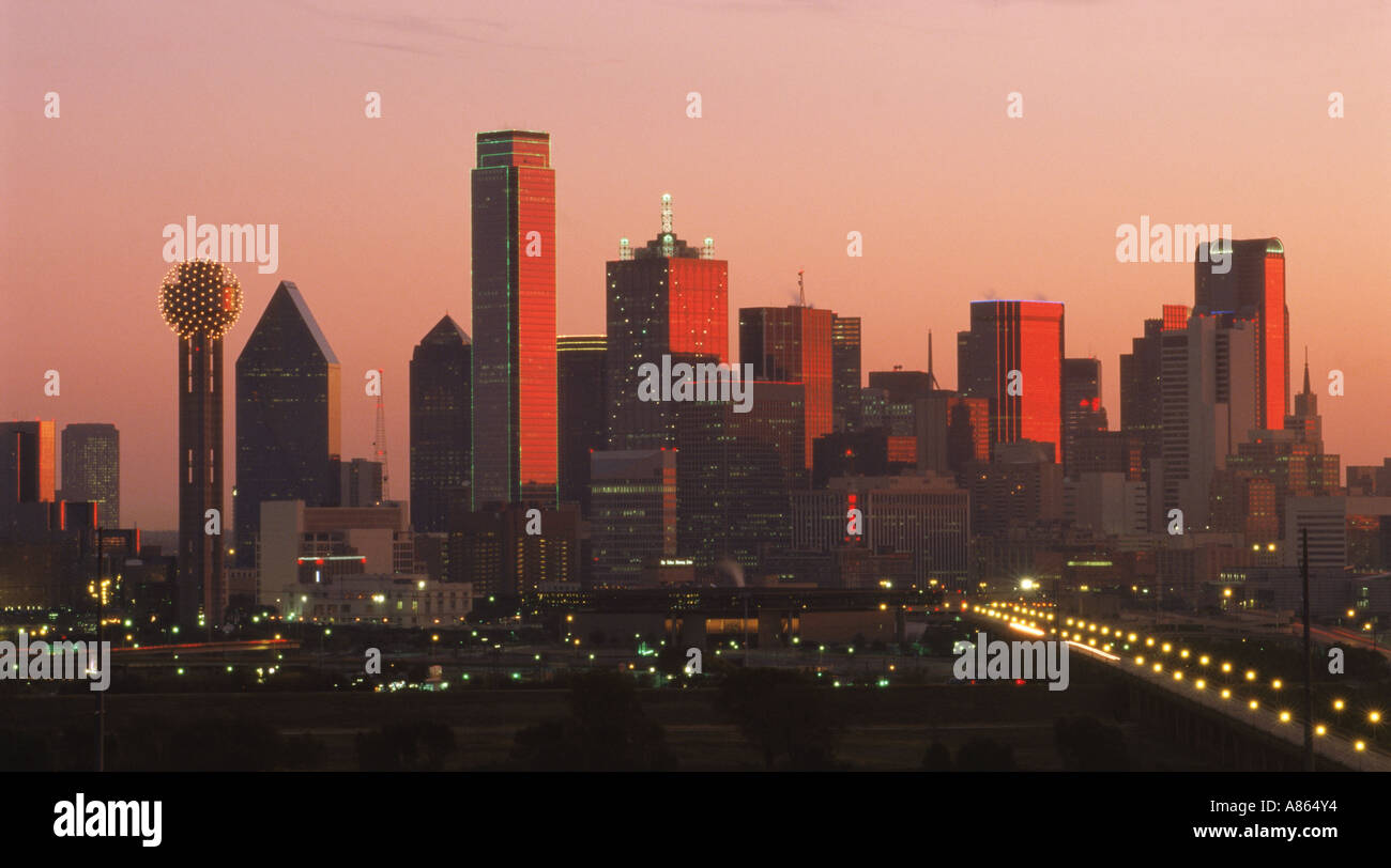 Dallas skyline sunrise hi-res stock photography and images - Alamy