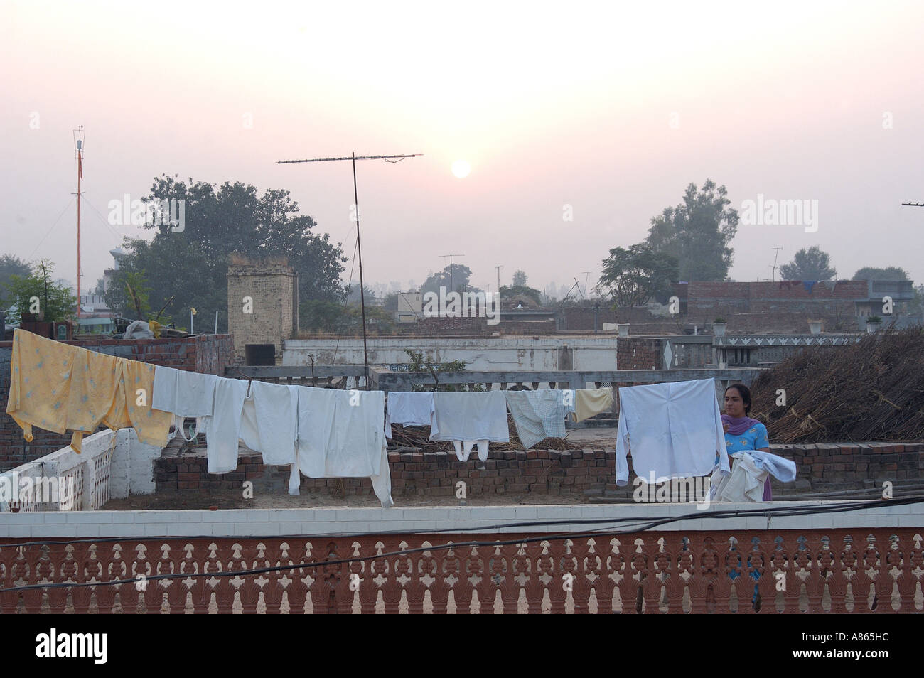 Clothes drying on terrace near Amritsar, Punjab, India Stock Photo - Alamy