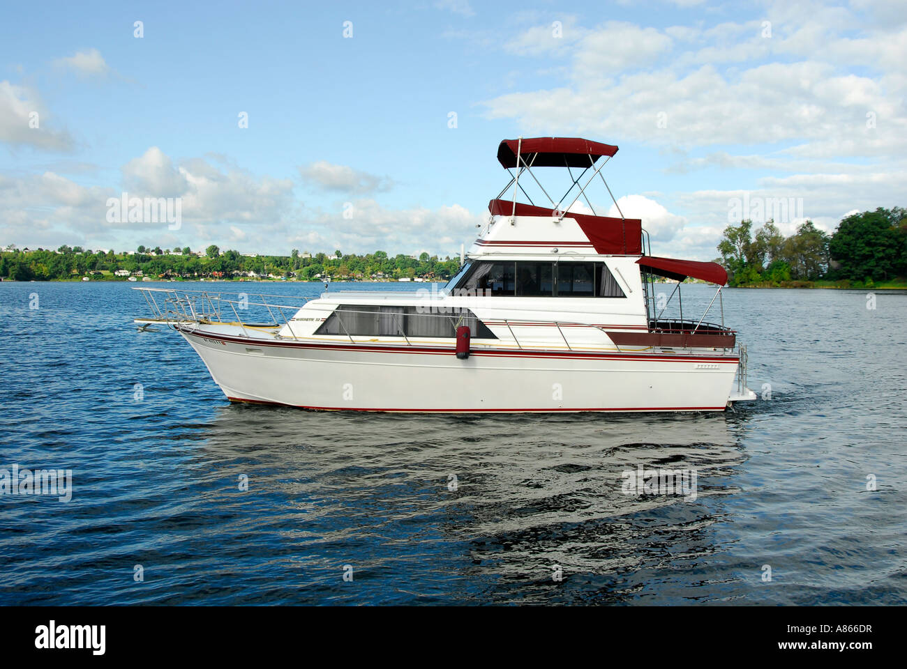 Luxury cabin cruiser Stock Photo - Alamy