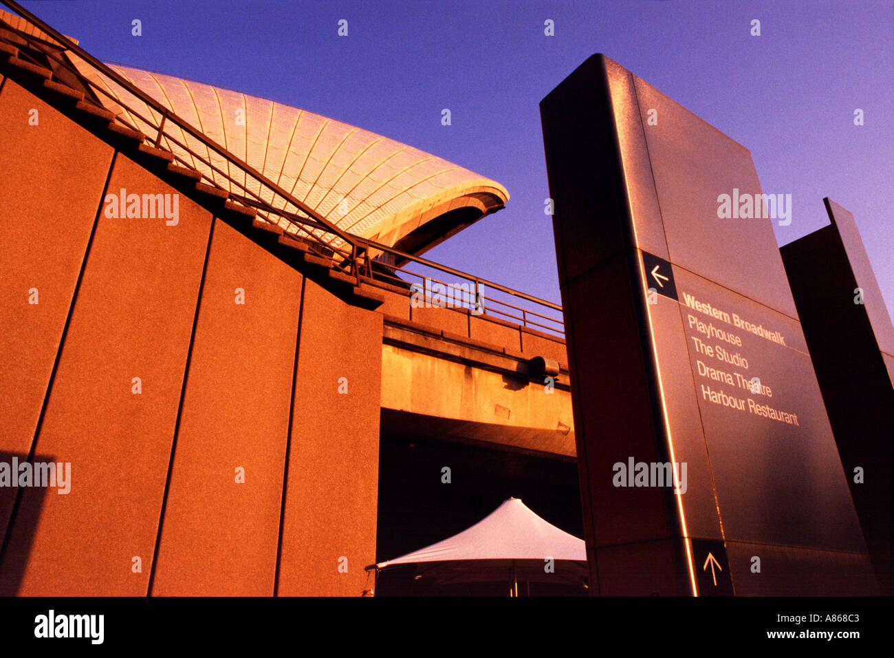 Sydney Opera House Western Walk Stock Photo - Alamy