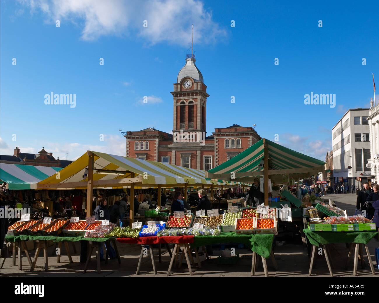 Chesterfield market market hall in hi-res stock photography and images ...
