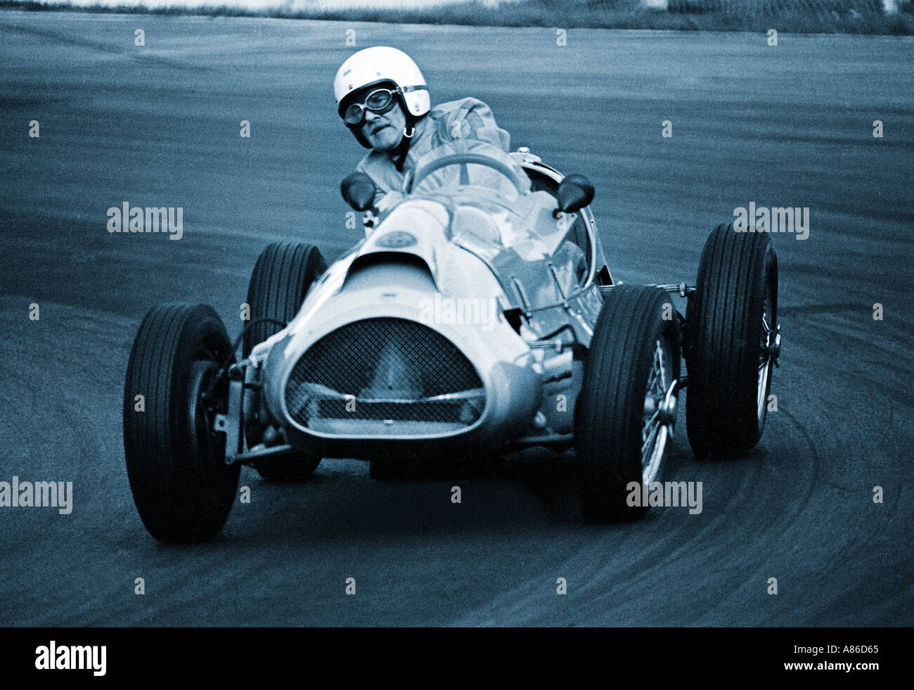 Historic racing hi-res stock photography and images - Alamy