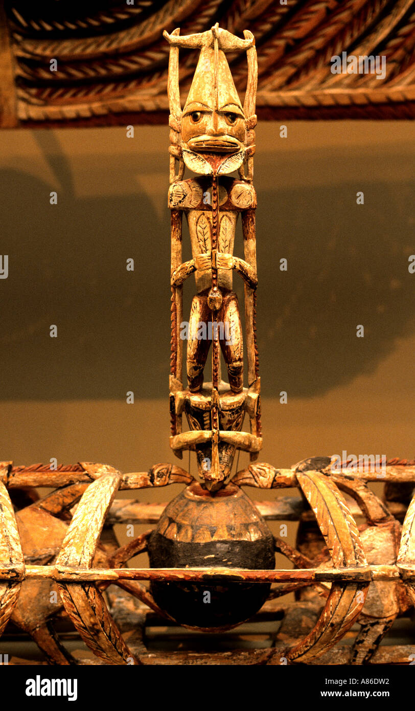 Malanggan New Ireland Papua New Guinea Oceania Museum Stock Photo - Alamy