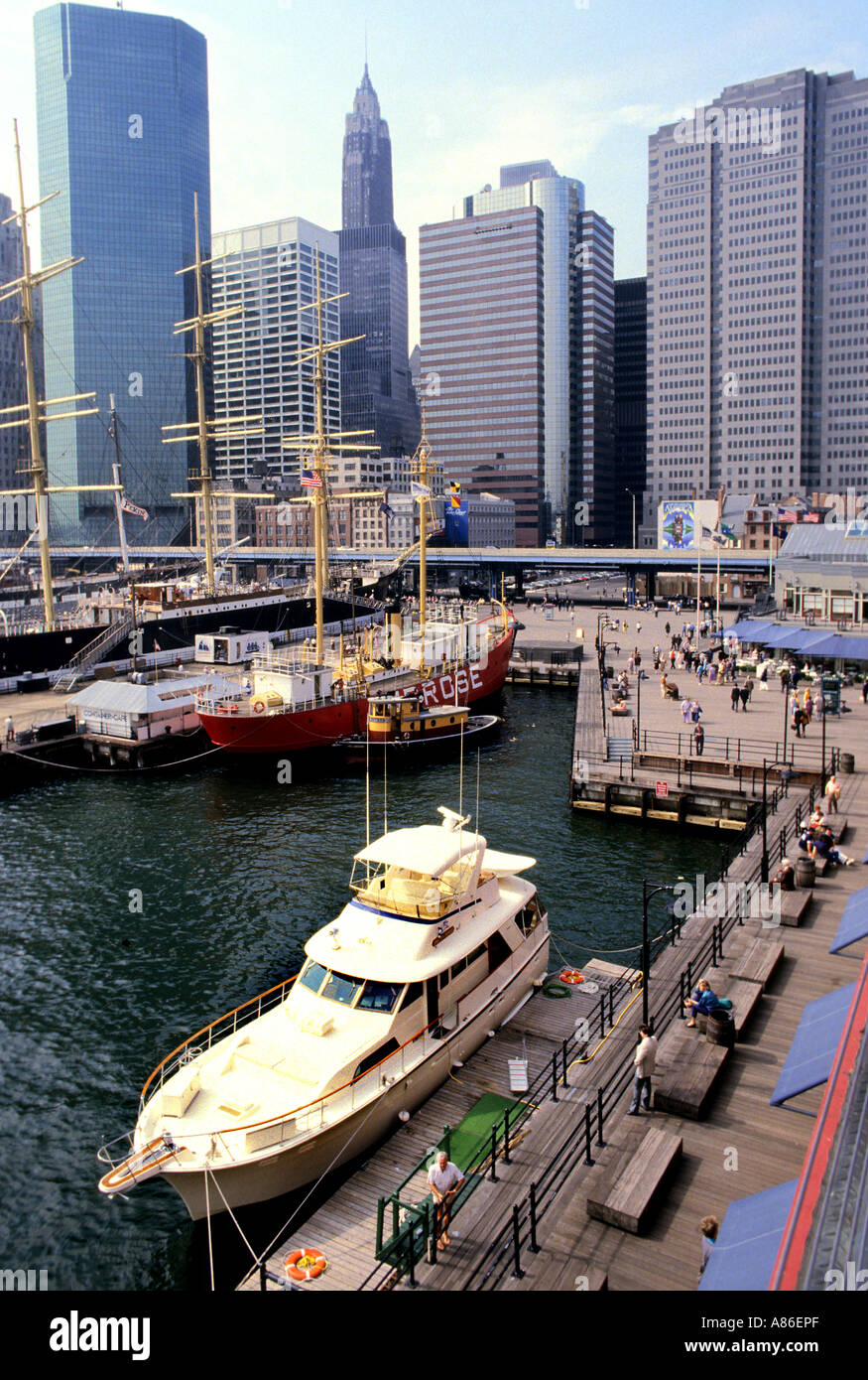 Usa New York Manhattan Pier 17 Harbour Port Stock Photo - Alamy