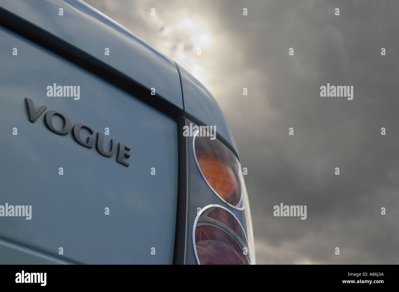 Land rover range rover vogue hi-res stock photography and images - Alamy