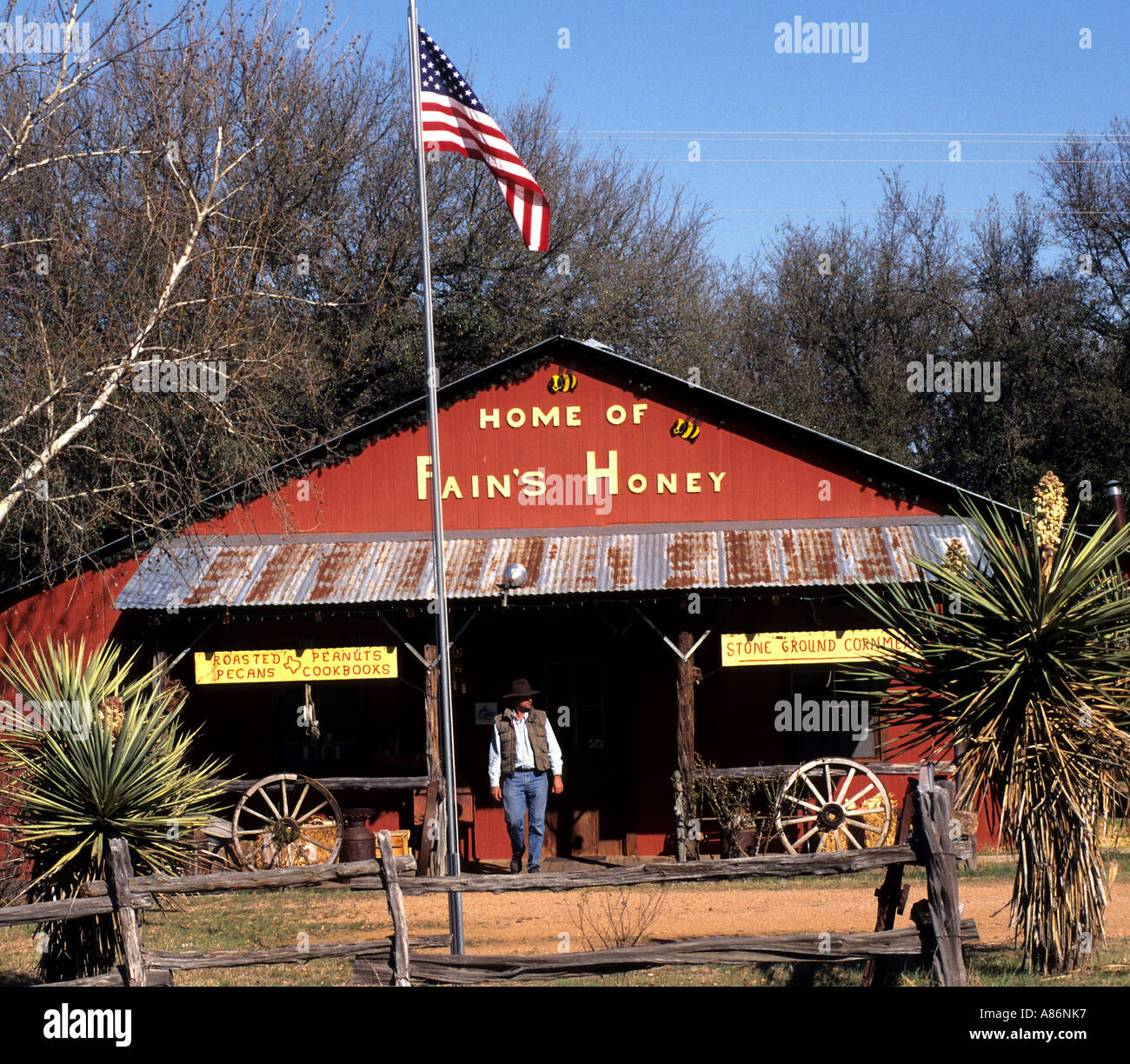 Honey store hi-res stock photography and images - Alamy