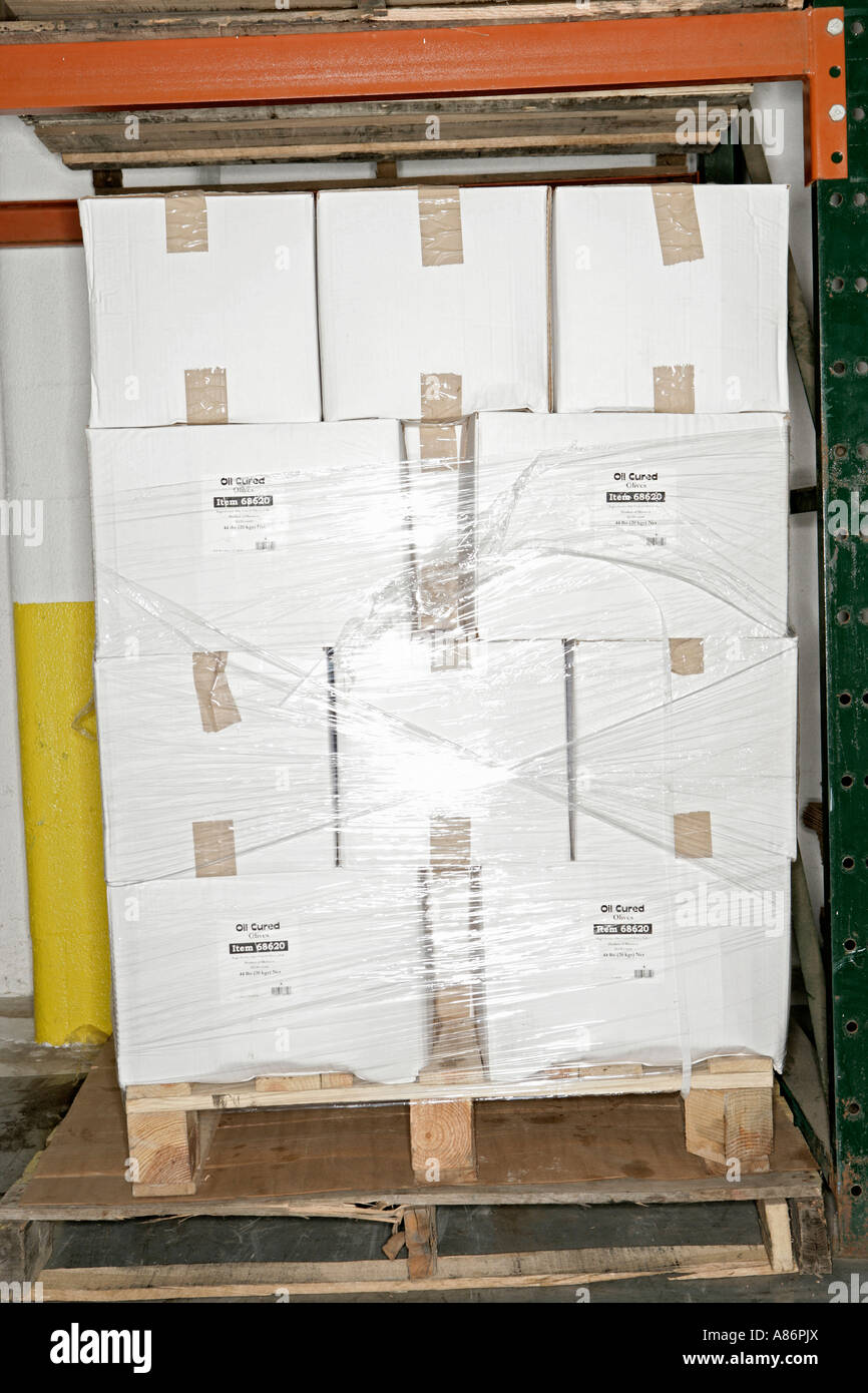 Parcels racks hi-res stock photography and images - Alamy