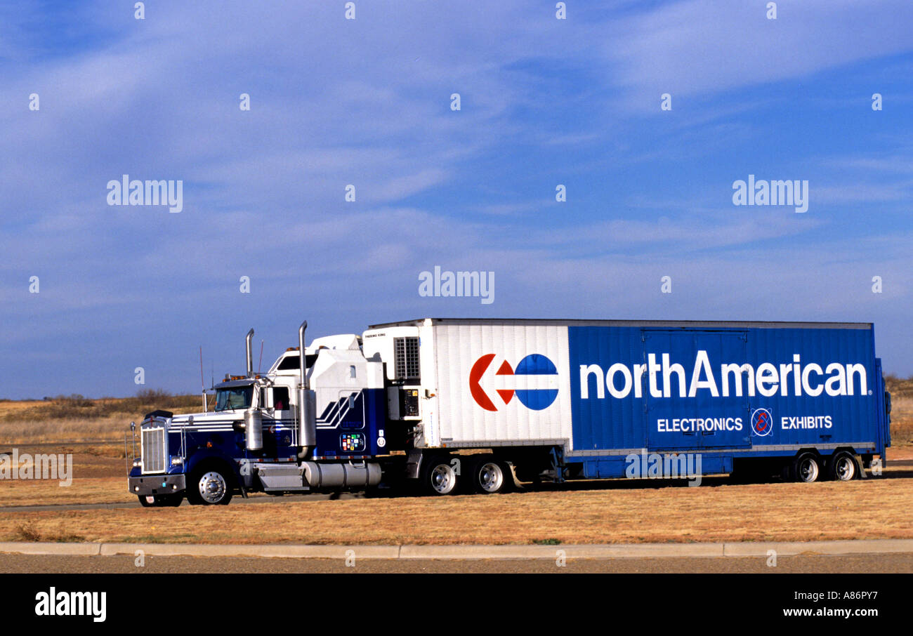 north American Interstate ruck lorry freightliner Stock Photo - Alamy