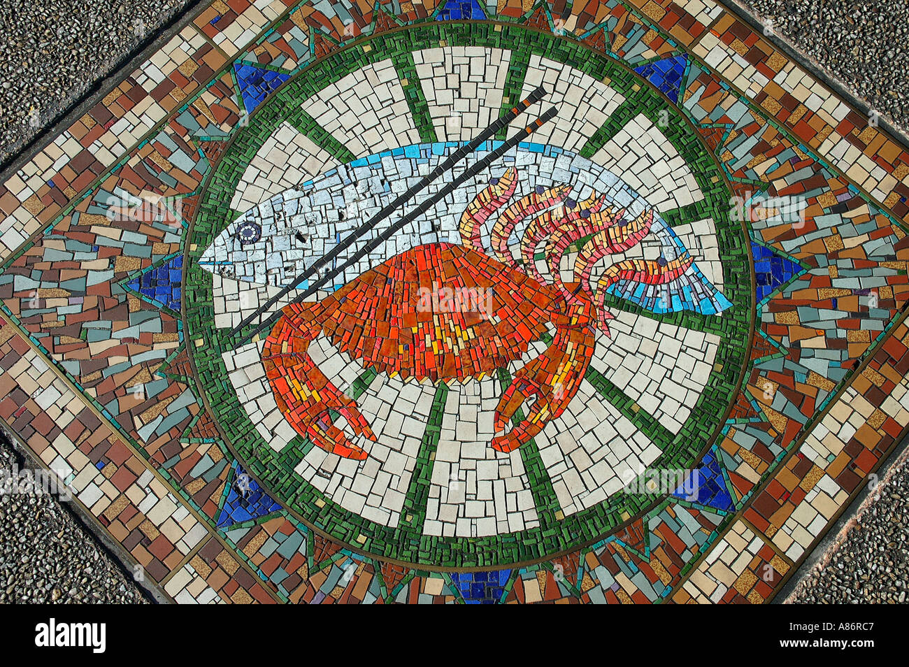 Mosiac fish hi-res stock photography and images - Alamy