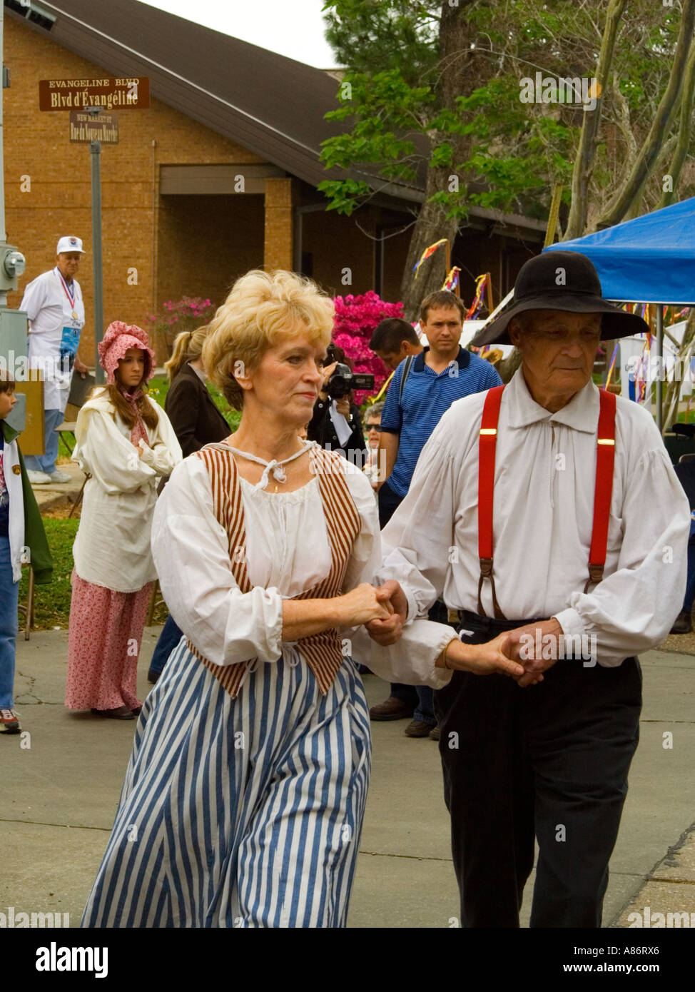 Renaissance Cadienne Cajun Folkloric Troupe perform for Acadian ...