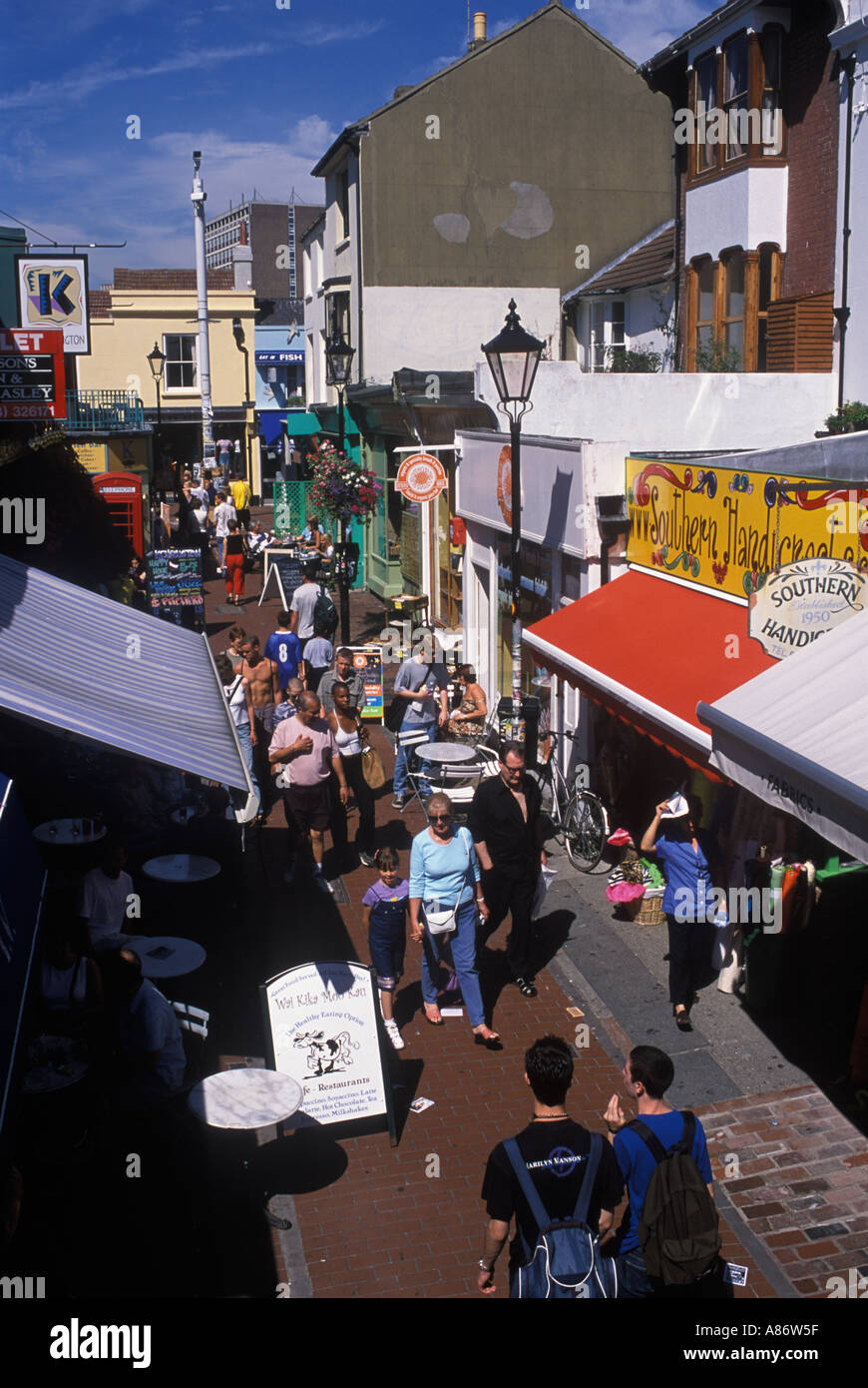 The Lanes a collection of narrow lanes in Brighton, North Laine crowds ...