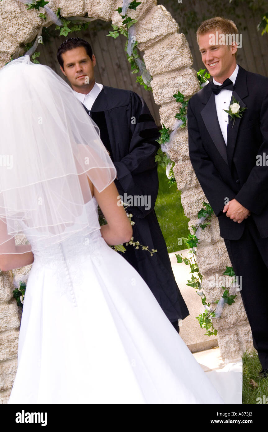 Bridal couple walking down aisle hi-res stock photography and images ...