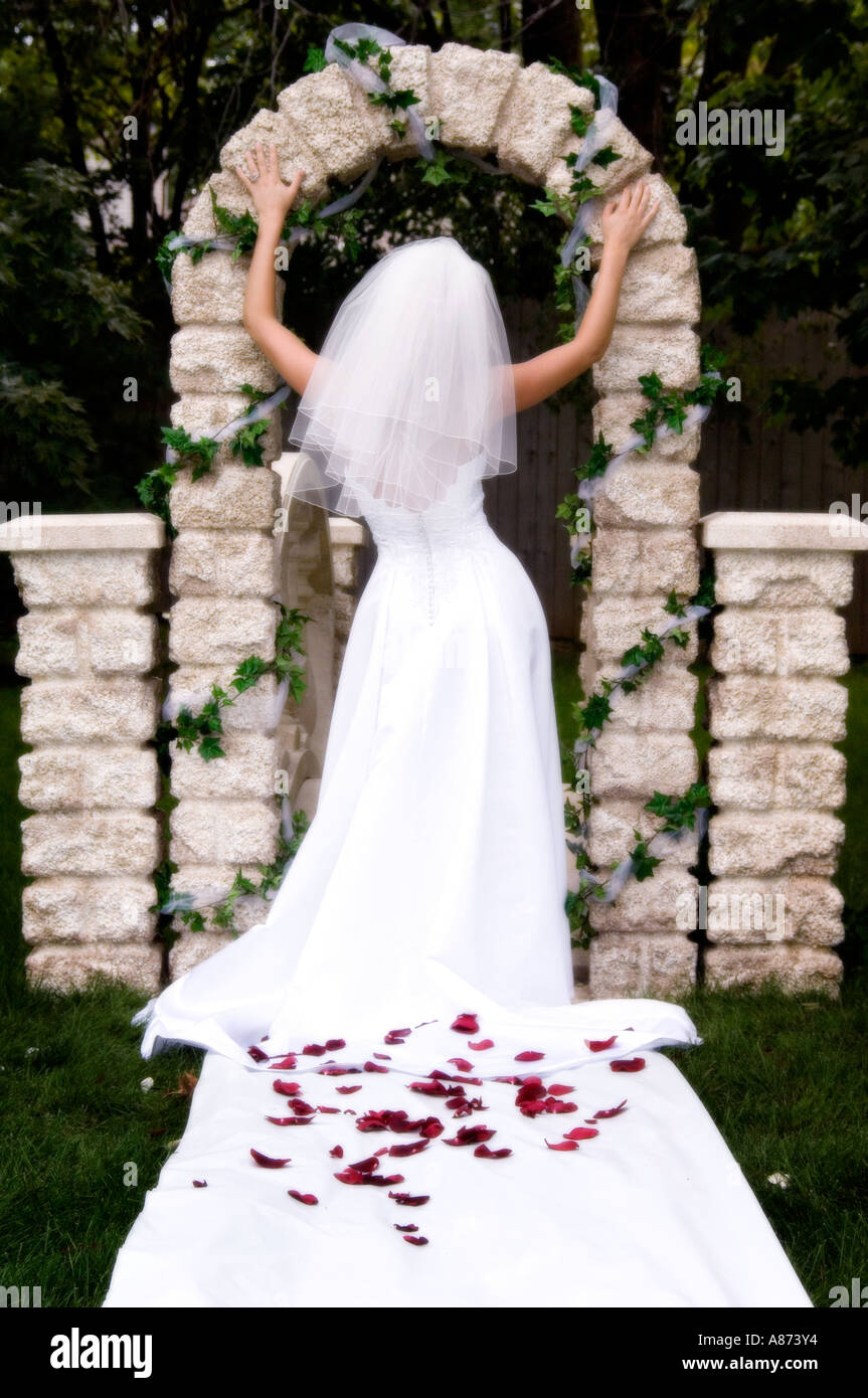 Bouquet tossing hi-res stock photography and images - Alamy