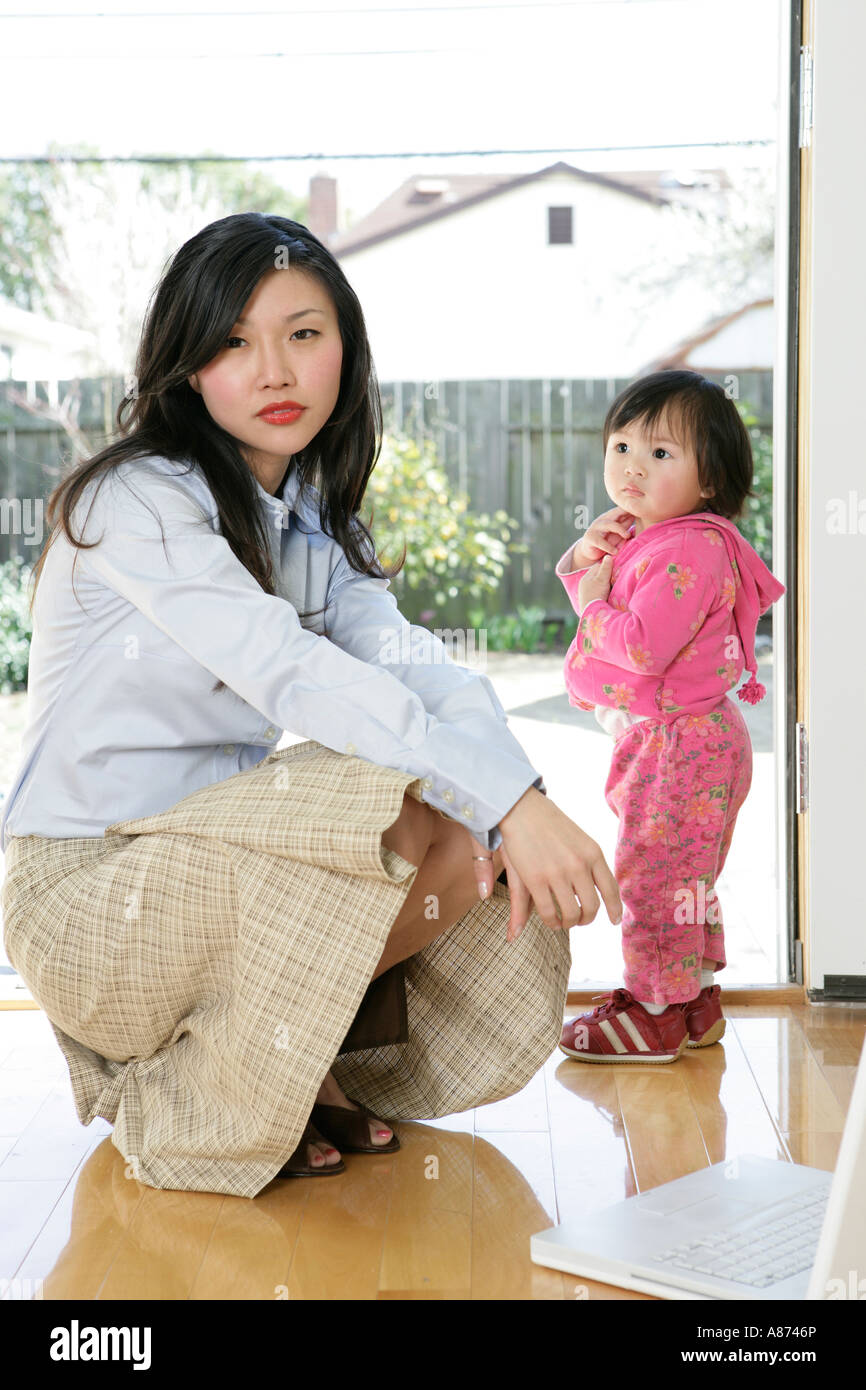 Woman and child (2-3), portrait Stock Photo - Alamy