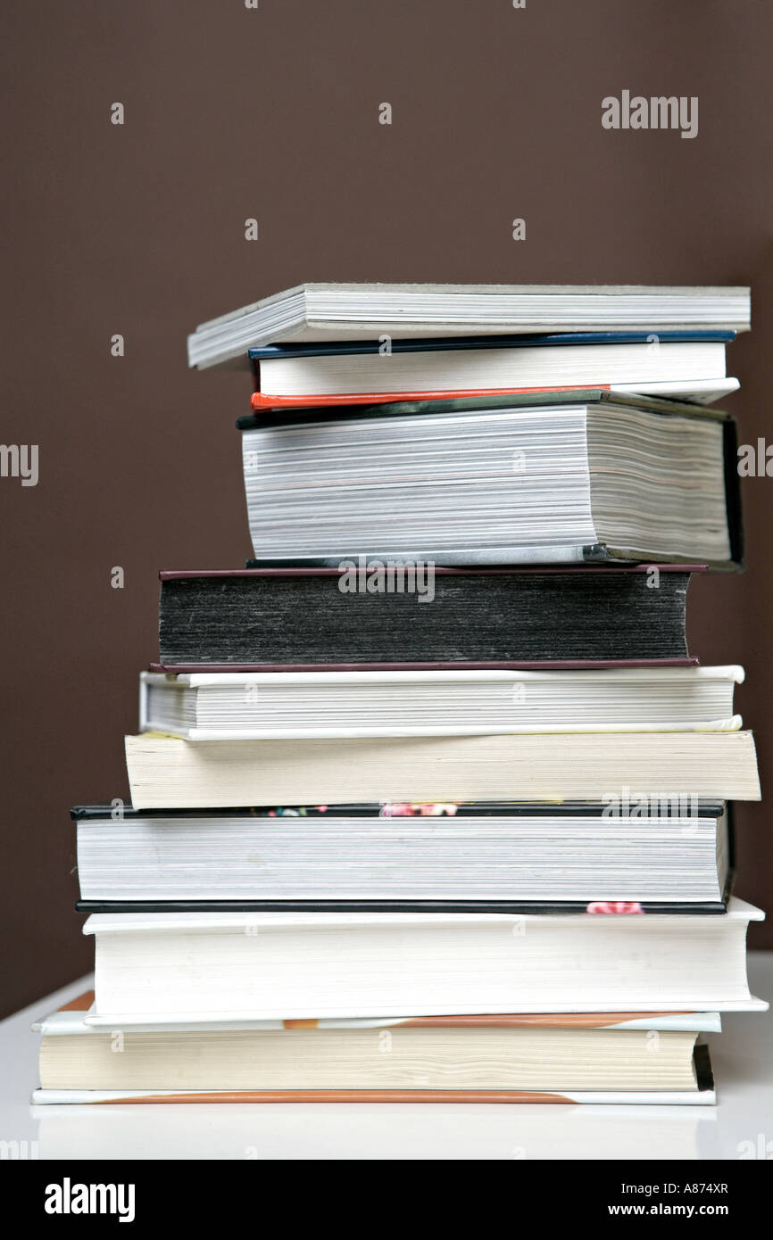 Schoolbooks table hi-res stock photography and images - Alamy