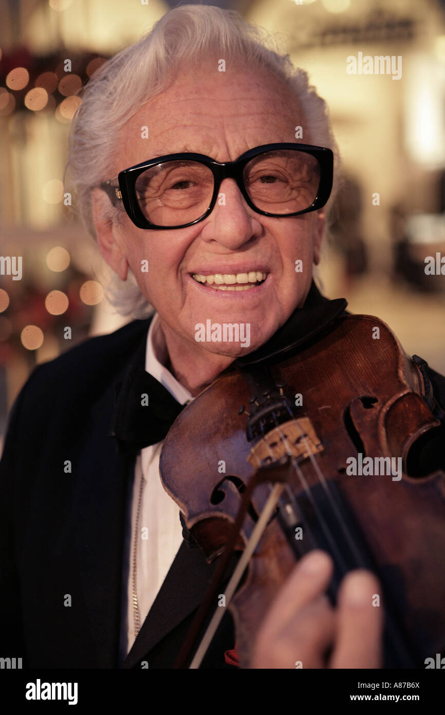 Elderly man in formal attire hi-res stock photography and images - Alamy