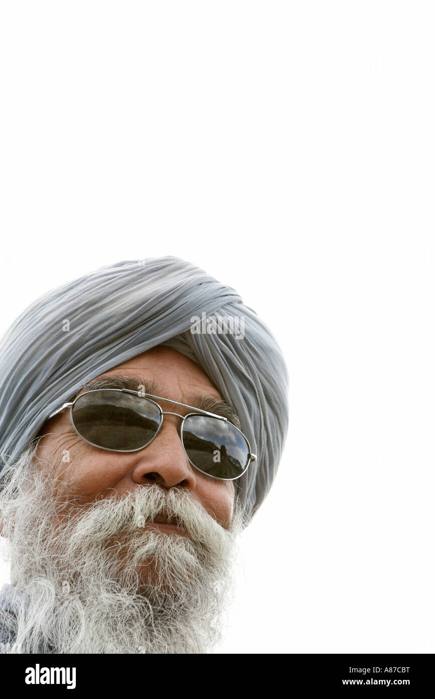 Standing man in turban hi-res stock photography and images - Alamy