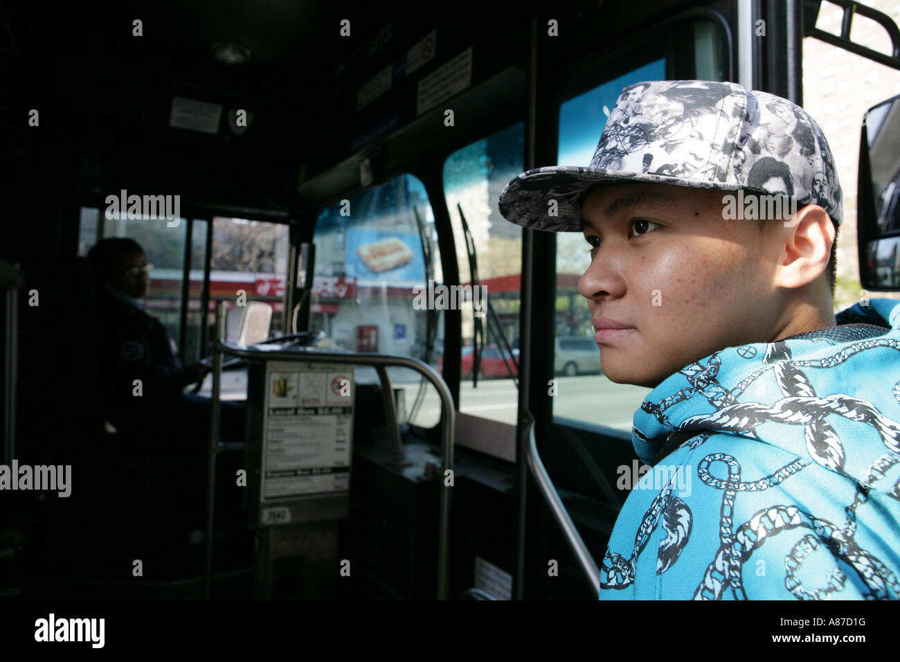 Bus images with standing passengers hi-res stock photography and images ...