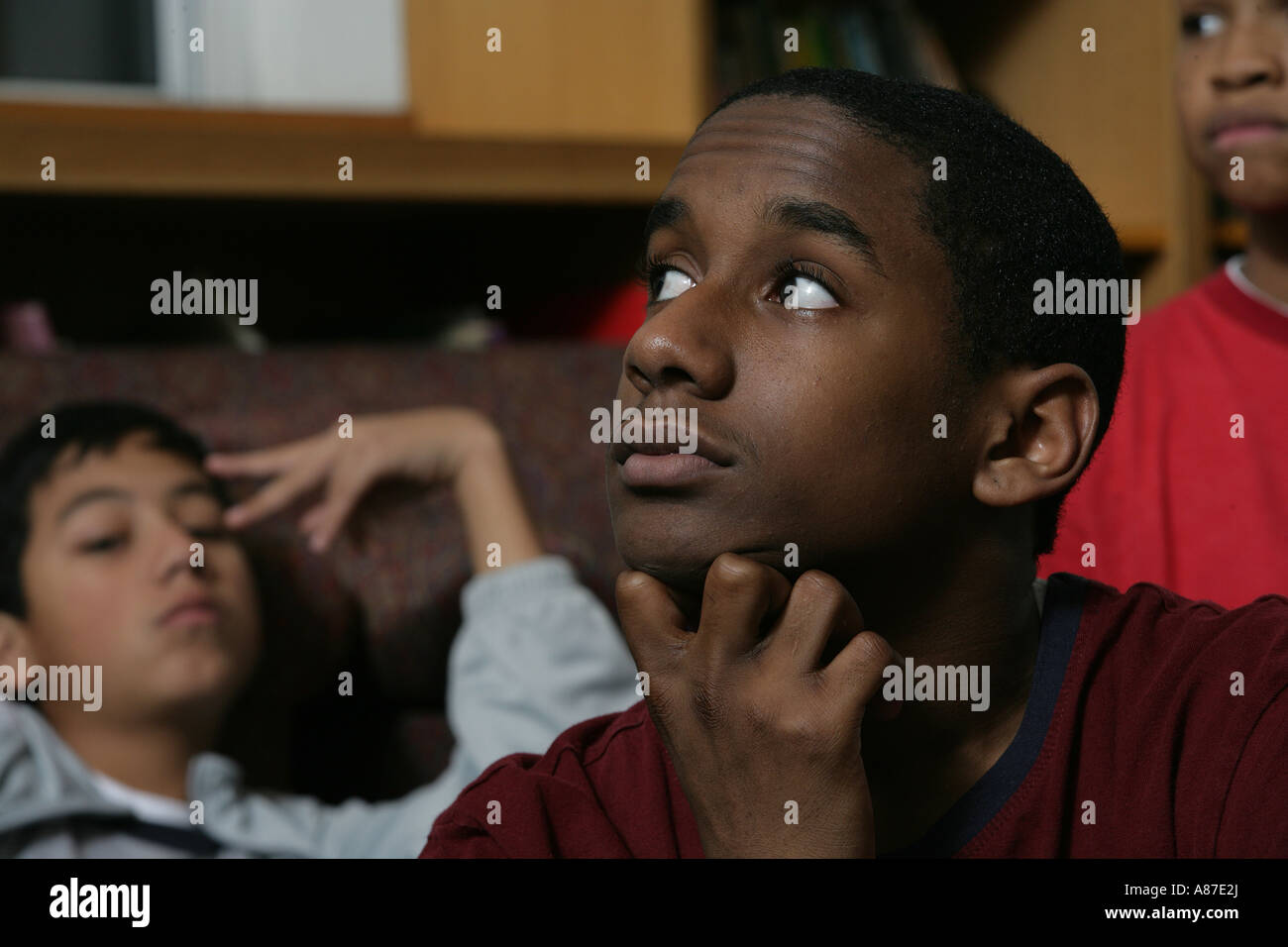 Kids attentive faces hi-res stock photography and images - Alamy