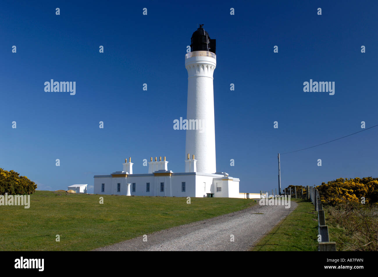 Covesea skerries lighthouse lossiemouth moary hi-res stock photography ...