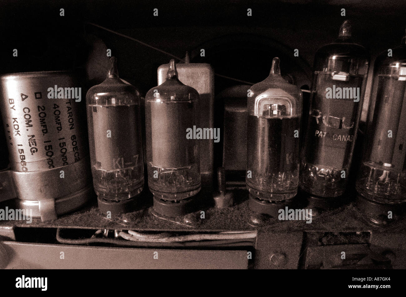 Vintage radio components hi-res stock photography and images - Alamy