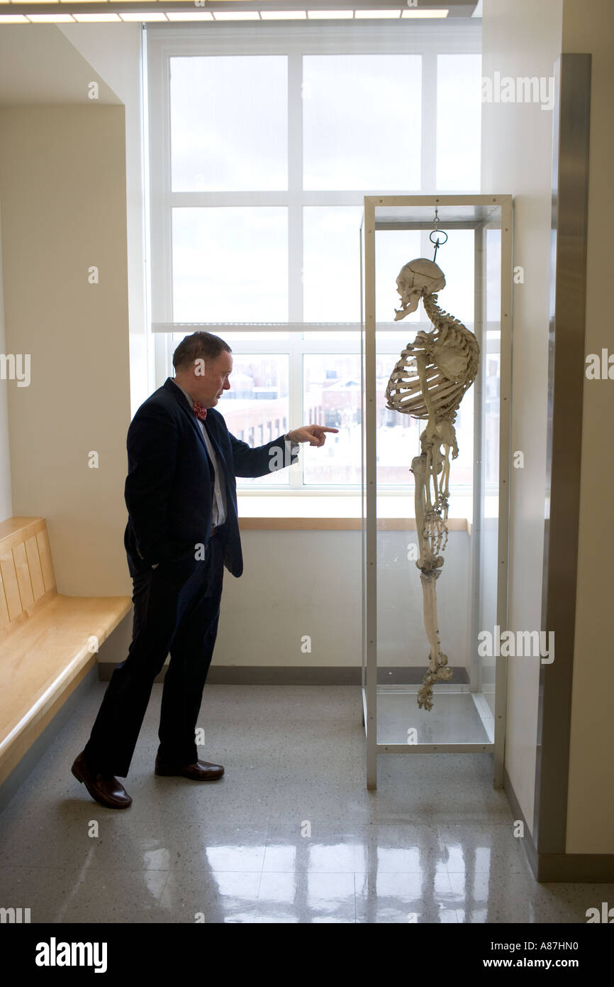 Yale Botany Lab Yale medical school researcher with elephantiasis ...