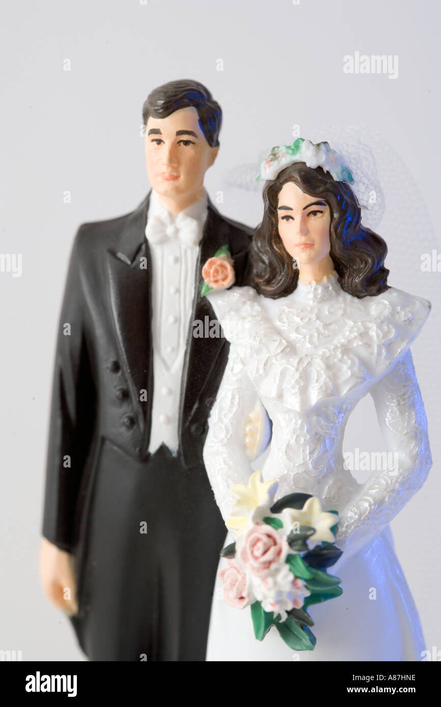 Bride and Groom Cake Topper Stock Photo - Alamy