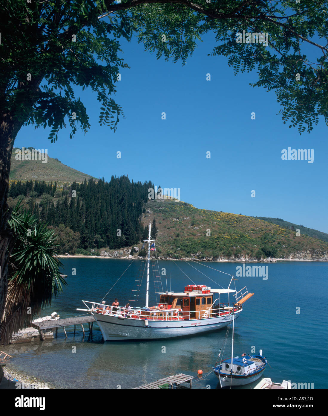 Traditional greek fishing boat hi-res stock photography and images - Alamy